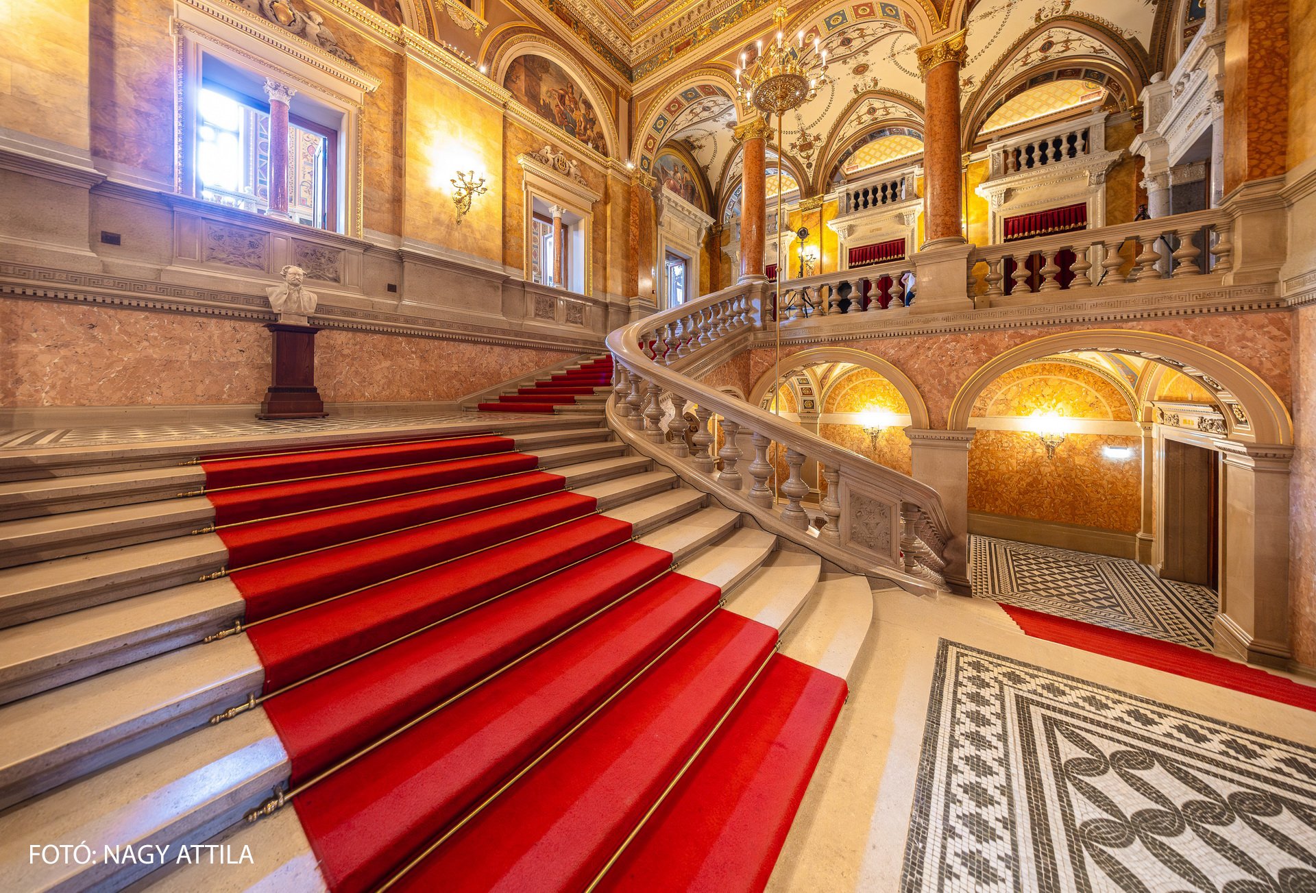 The grand staircase - Opera