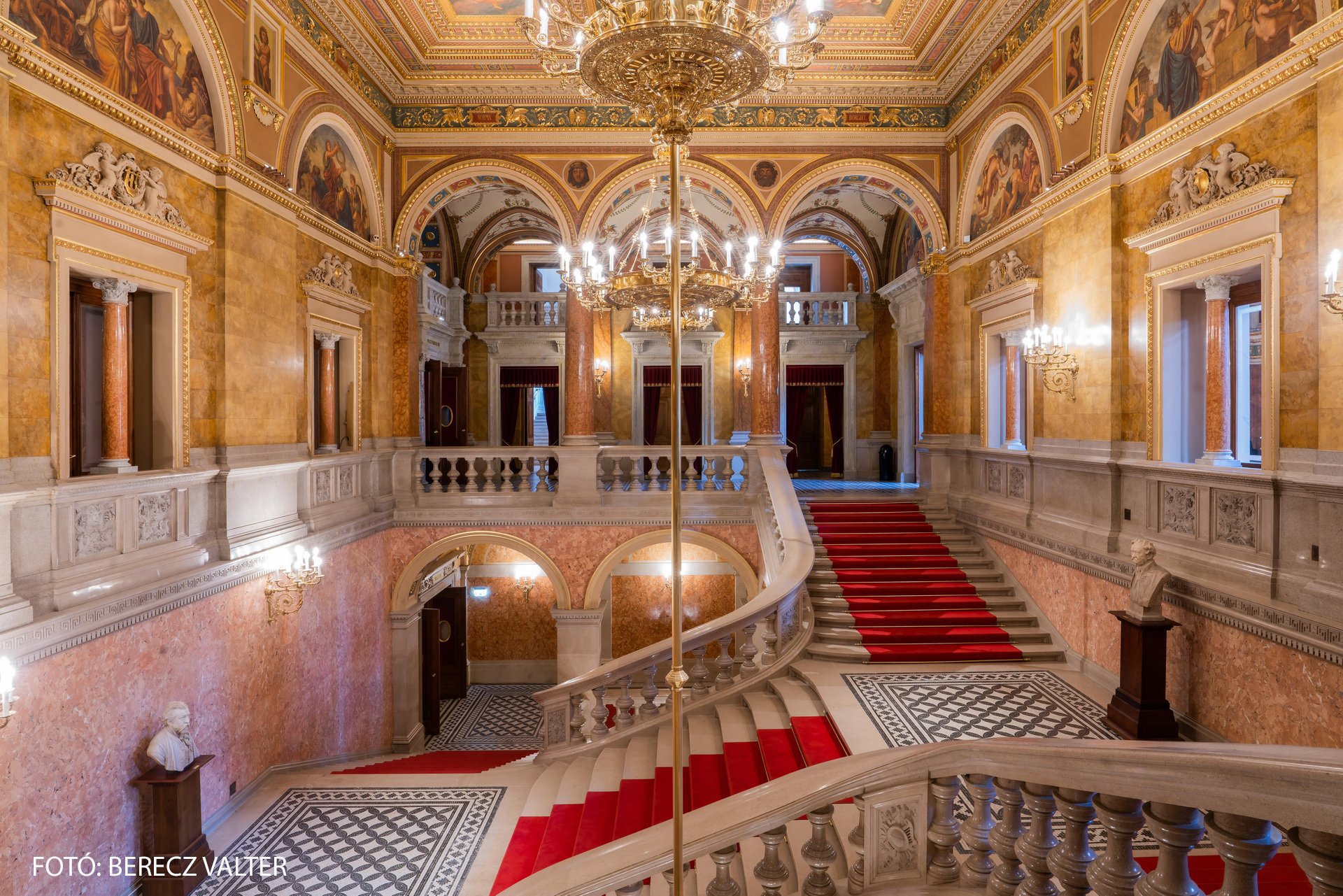 The grand staircase - Opera