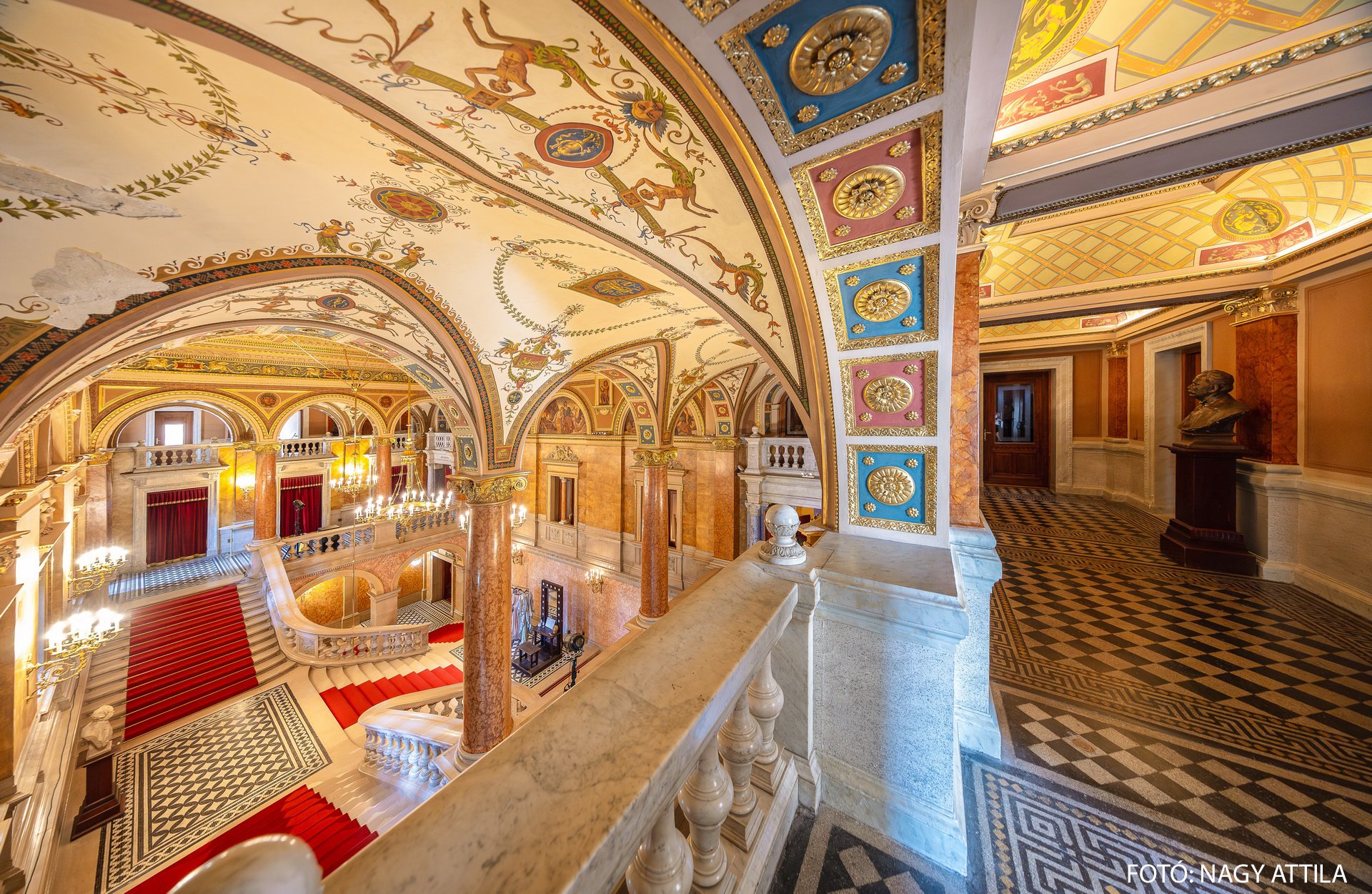 The grand staircase - Opera