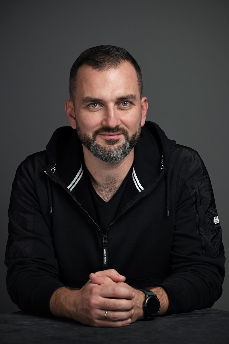 Társulat – - Opera