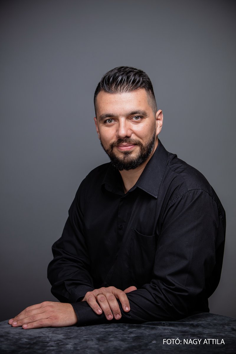 Társulat – - Opera