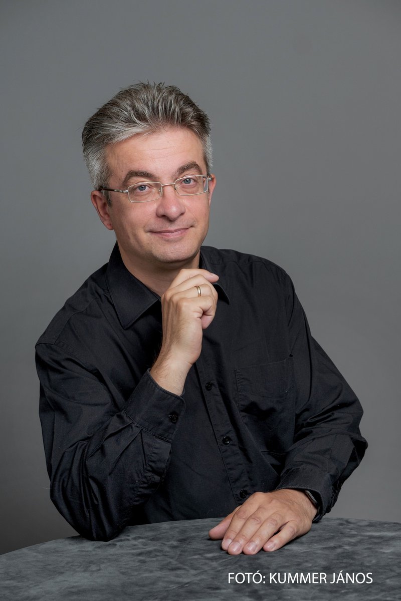 Társulat – - Opera